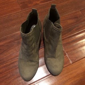 Report | Shoes | Booties | Poshmark